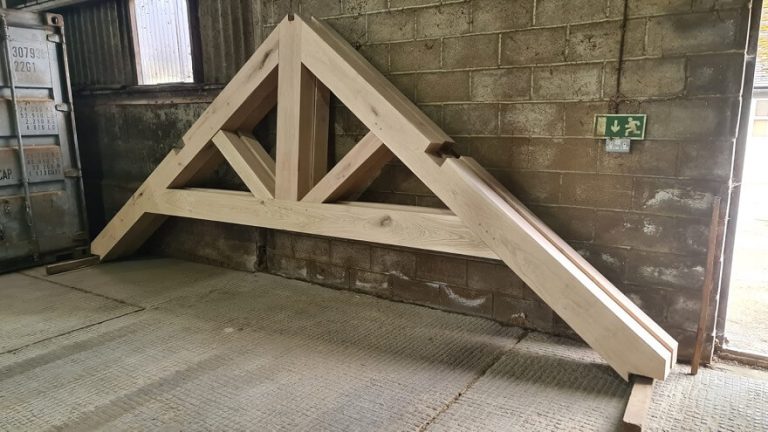 Raised Tie Queen Post Truss Little Owl Only 1600£ inc VAT / Truss