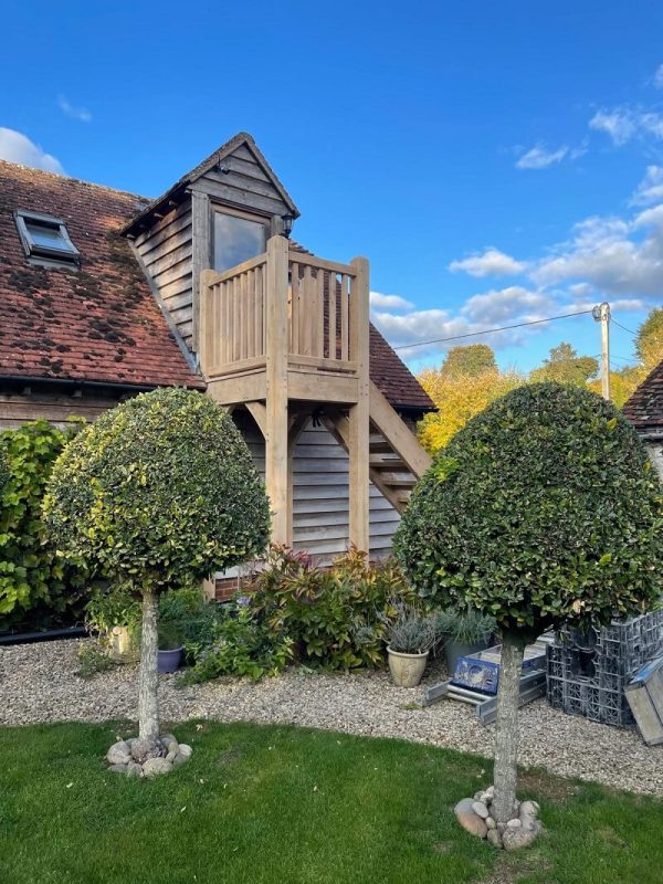 Outdoor Oak Staircase | Strong, Durable I Handmade in Green Oak